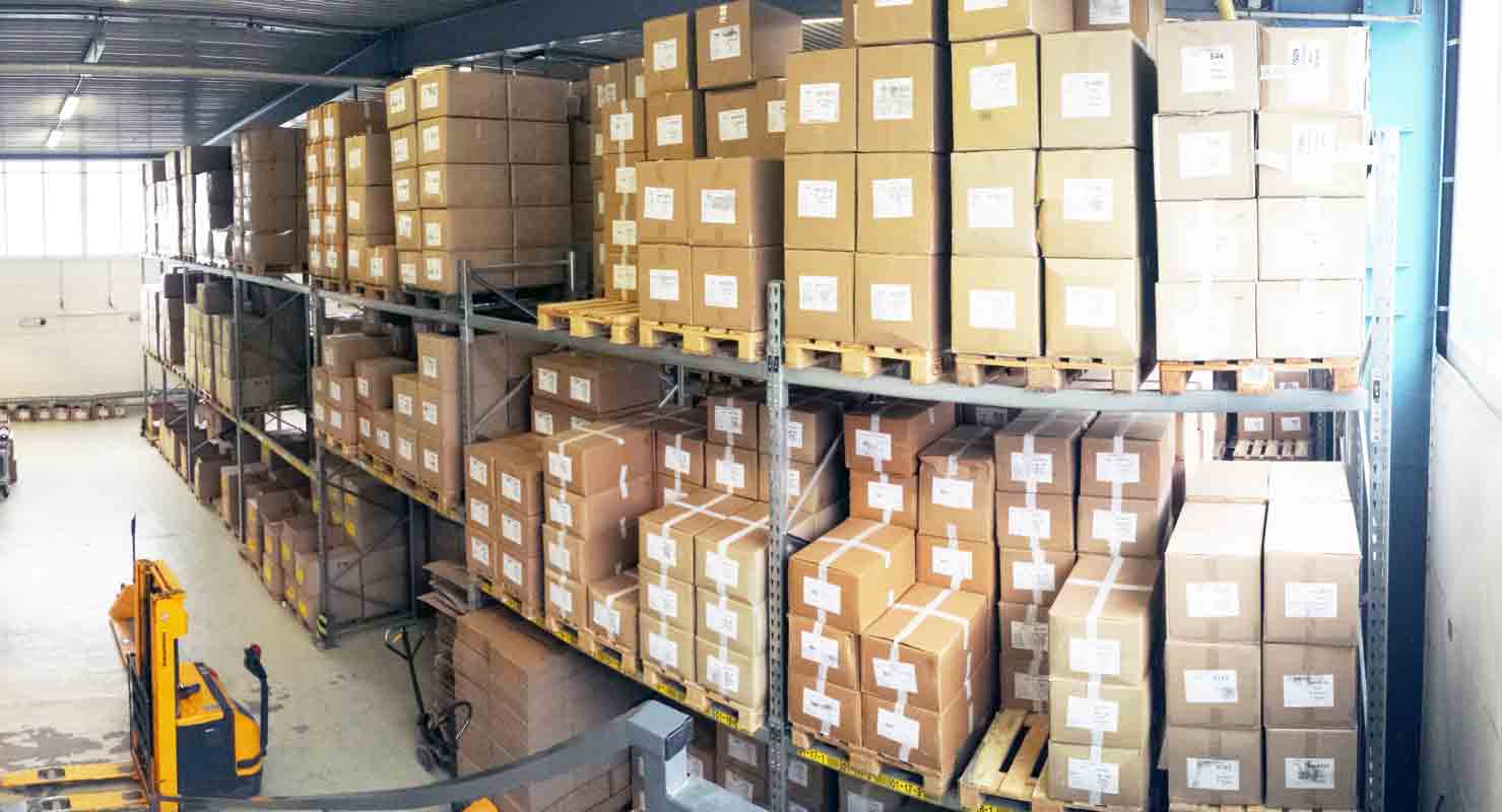 Deutschlands größtes Lager für Bademantel und Morgenmäntel in Rellingen ...